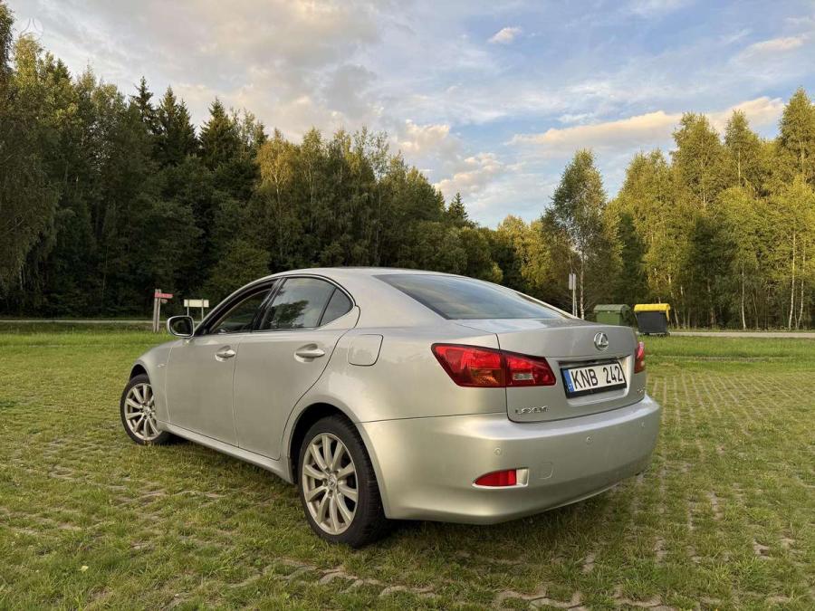 Pelēks Lexus LS 220 2007 Viļņa, ar dzinēja tilpumu 2.23 L un nobraukumu 250 tūkst. km par 3100 €, foto 5 vietnē AUTOMOTO.COM.LV