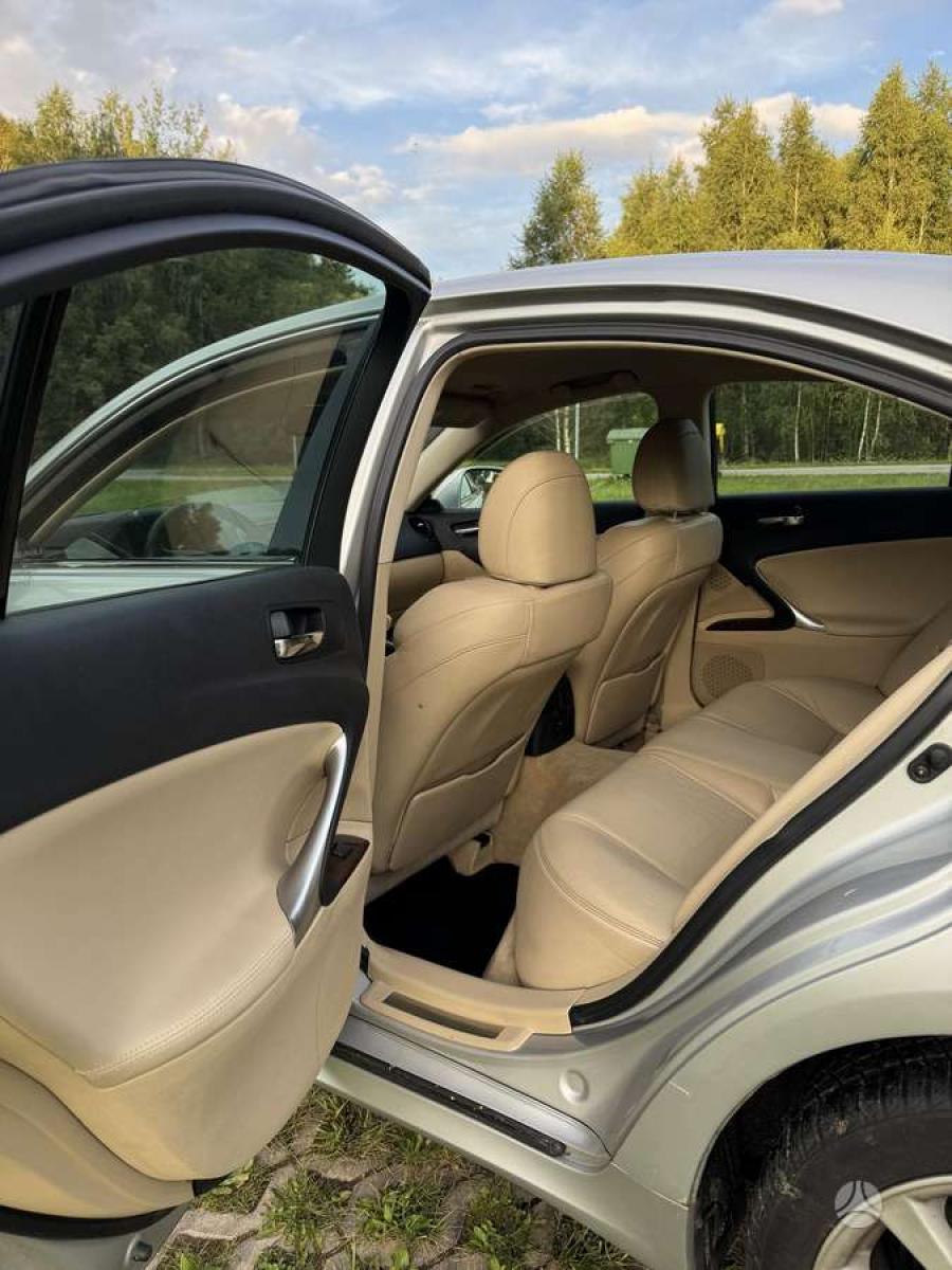 Pelēks Lexus LS 220 2007 Viļņa, ar dzinēja tilpumu 2.23 L un nobraukumu 250 tūkst. km par 3100 €, foto 6 vietnē AUTOMOTO.COM.LV