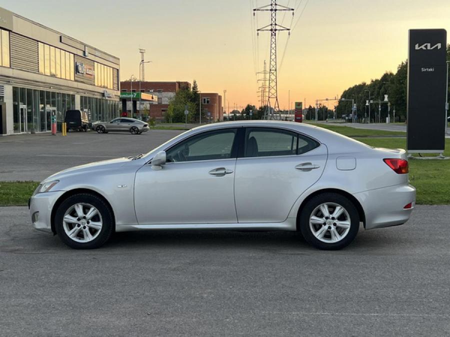 Pelēks Lexus LS 220 2007 Narva, ar dzinēja tilpumu 2.20 L un nobraukumu 289 tūkst. km par 2499 €, foto 5 vietnē AUTOMOTO.COM.LV