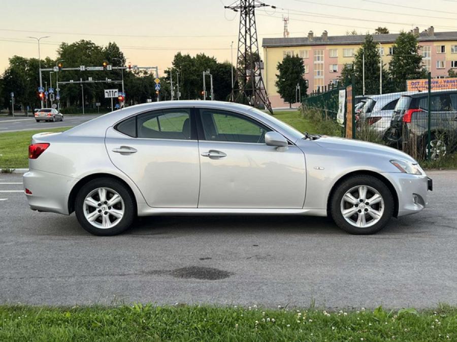 Pelēks Lexus LS 220 2007 Narva, ar dzinēja tilpumu 2.20 L un nobraukumu 289 tūkst. km par 2499 €, foto 6 vietnē AUTOMOTO.COM.LV
