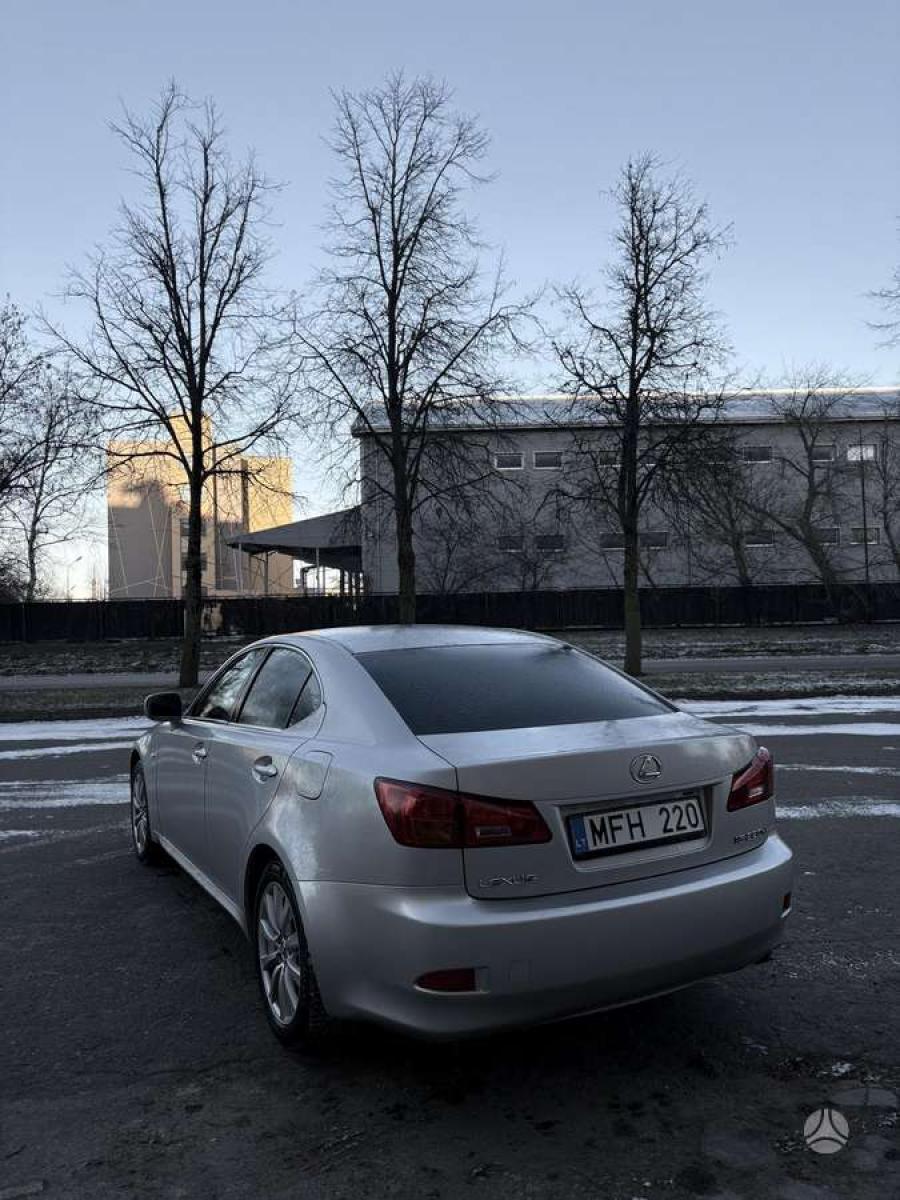 Pelēks Lexus LS 220 2008 Šauļi, ar dzinēja tilpumu 2.23 L un nobraukumu 269 tūkst. km par 3200 €, foto 4 vietnē AUTOMOTO.COM.LV