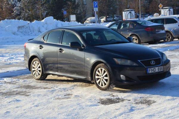 Grey Lexus LS 220 2008 in Siauliai, with an engine capacity of 2.23 L and mileage of 290 thousand km for 2700 €, photo 10 on AUTOMOTO.COM.LV