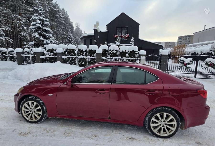 Red Lexus LS 220 2006 in Vilnius, with an engine capacity of 2.23 L and mileage of 299 thousand km for 1800 €, photo 5 on AUTOMOTO.COM.LV