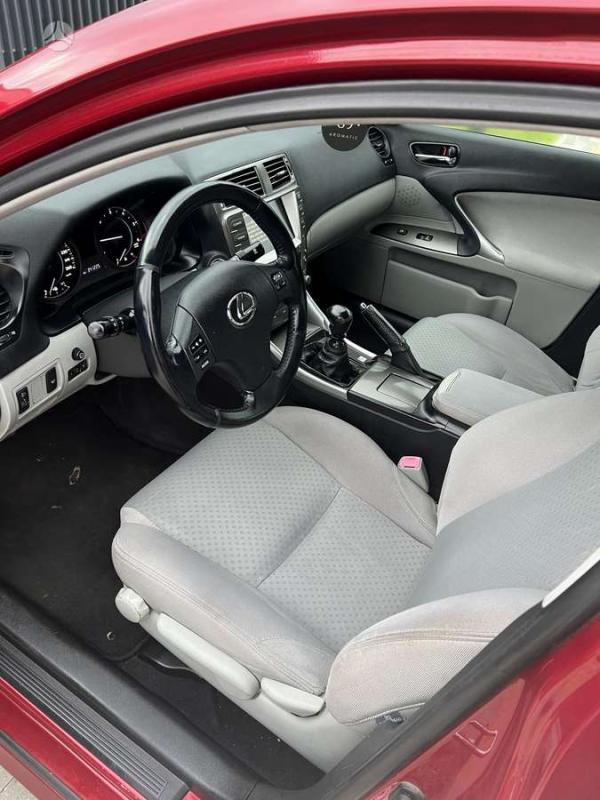 Red Lexus LS 220 2007 in Palanga, with an engine capacity of 2.23 L and mileage of 341 thousand km for 2950 €, photo 6 on AUTOMOTO.COM.LV