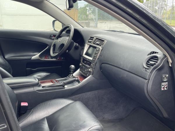 Lexus LS 220 2006 in Klaipeda, with an engine capacity of 2.20 L and mileage of 287 thousand km for 2480 €, photo 6 on AUTOMOTO.COM.LV