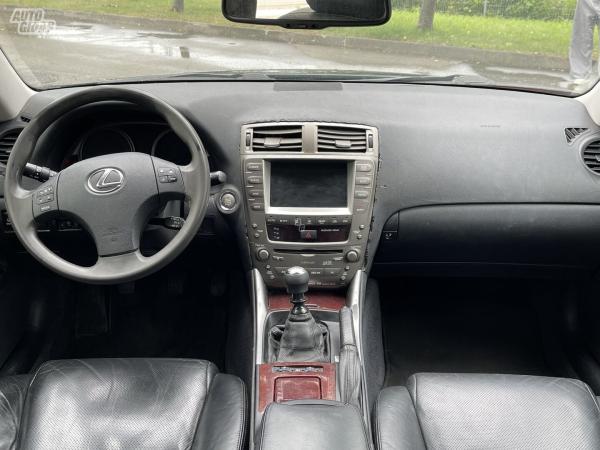 Lexus LS 220 2006 in Klaipeda, with an engine capacity of 2.20 L and mileage of 287 thousand km for 2480 €, photo 9 on AUTOMOTO.COM.LV