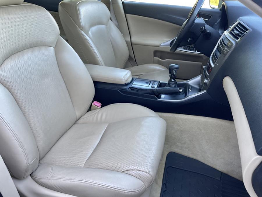 Lexus LS 220 2006 in Tallinn, with an engine capacity of 2.20 L and mileage of 224 thousand km for 4190 €, photo 9 on AUTOMOTO.COM.LV