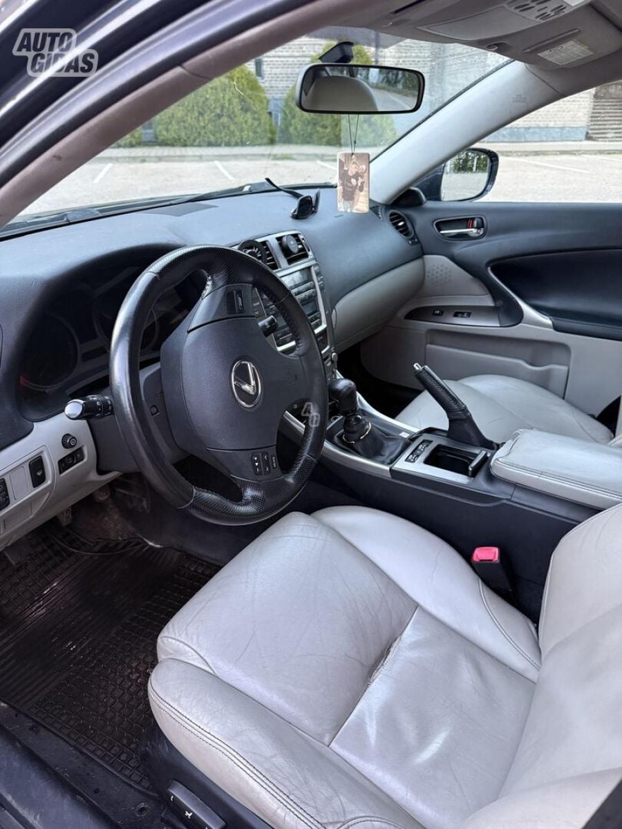 Lexus LS 220 2007 in Alytus, with an engine capacity of 2.20 L and mileage of 390 thousand km for 2200 €, photo 7 on AUTOMOTO.COM.LV
