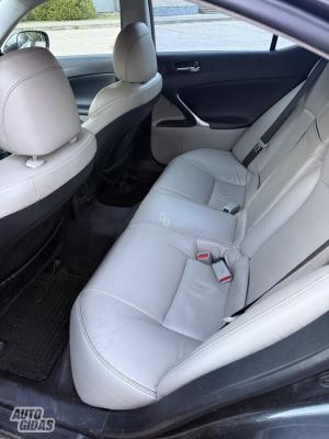 Lexus LS 220 2007 in Alytus, with an engine capacity of 2.20 L and mileage of 390 thousand km for 2200 €, photo 12 on AUTOMOTO.COM.LV