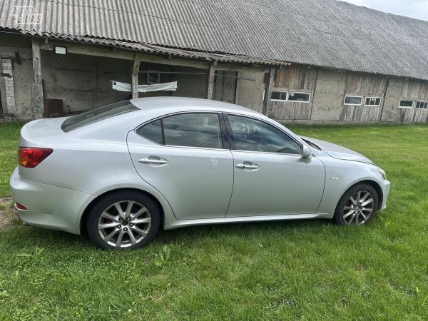 Lexus LS 220 2007 in Silute, with an engine capacity of 2.20 L and mileage of 300 thousand km for 1000 €, photo 3 on AUTOMOTO.COM.LV