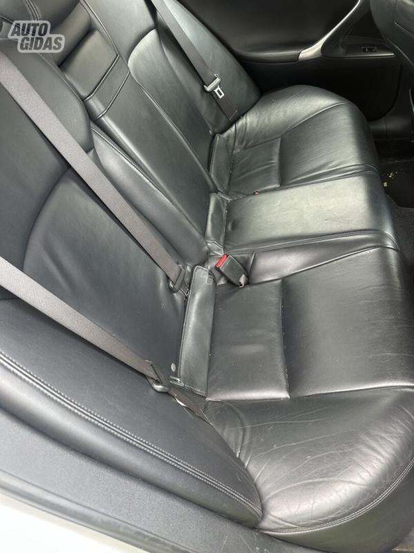Lexus LS 220 2007 in Silute, with an engine capacity of 2.20 L and mileage of 300 thousand km for 1000 €, photo 9 on AUTOMOTO.COM.LV