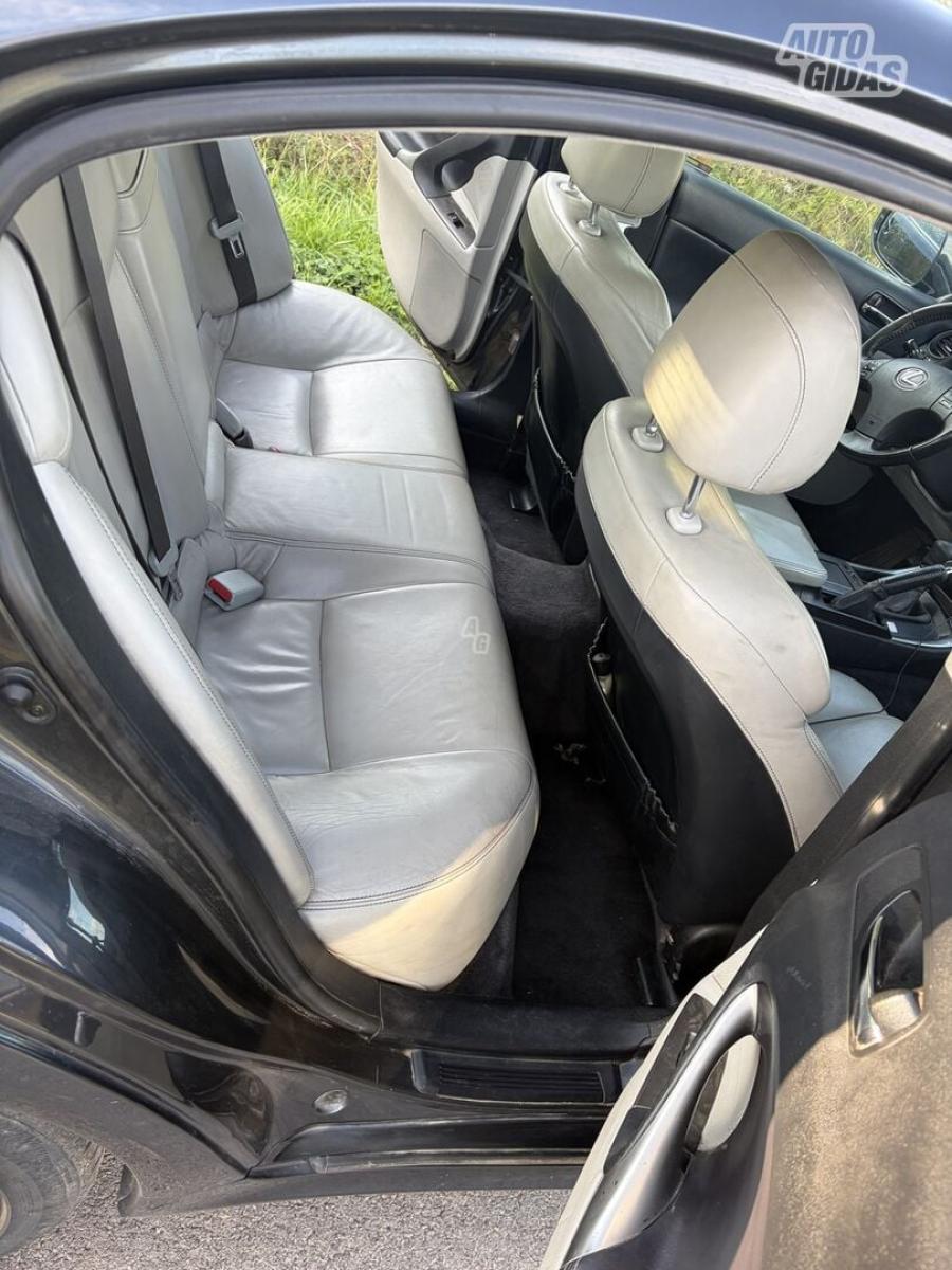Lexus LS 220 2007 in Alytus, with an engine capacity of 2.20 L and mileage of 386 thousand km for 1900 €, photo 8 on AUTOMOTO.COM.LV