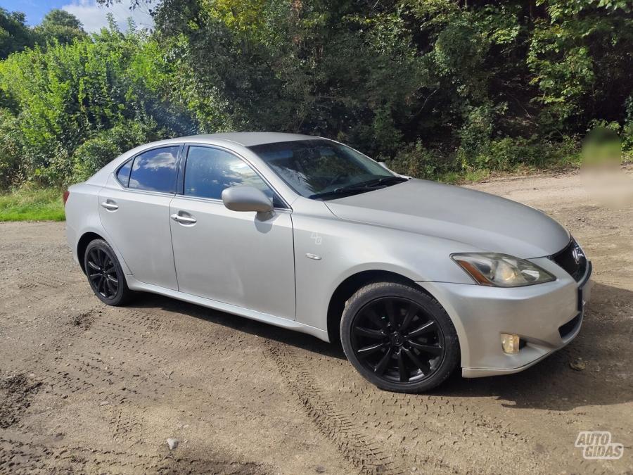Lexus LS 220 2007 in Vilnius, with an engine capacity of 2.20 L and mileage of 240 thousand km for 2700 €, photo 4 on AUTOMOTO.COM.LV