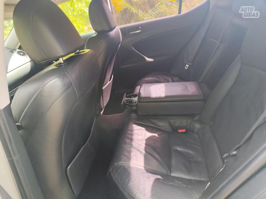 Lexus LS 220 2007 in Vilnius, with an engine capacity of 2.20 L and mileage of 240 thousand km for 2700 €, photo 16 on AUTOMOTO.COM.LV