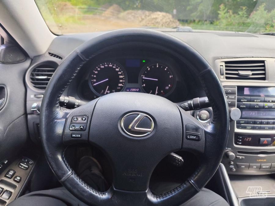 Lexus LS 220 2007 in Vilnius, with an engine capacity of 2.20 L and mileage of 240 thousand km for 2700 €, photo 17 on AUTOMOTO.COM.LV