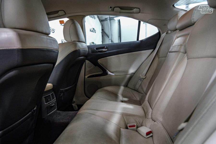 Lexus LS 220 2008 in Kaunas, with an engine capacity of 2.20 L and mileage of 279 thousand km for 4990 €, photo 10 on AUTOMOTO.COM.LV