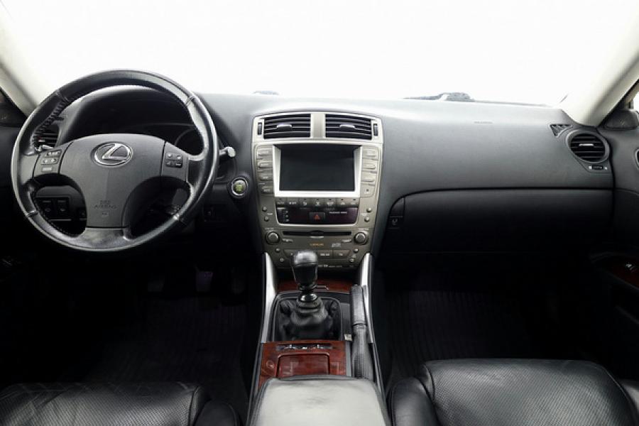 Lexus LS 220 2008 in Tallinn, with an engine capacity of 2.20 L and mileage of 296 thousand km for 1799 €, photo 6 on AUTOMOTO.COM.LV