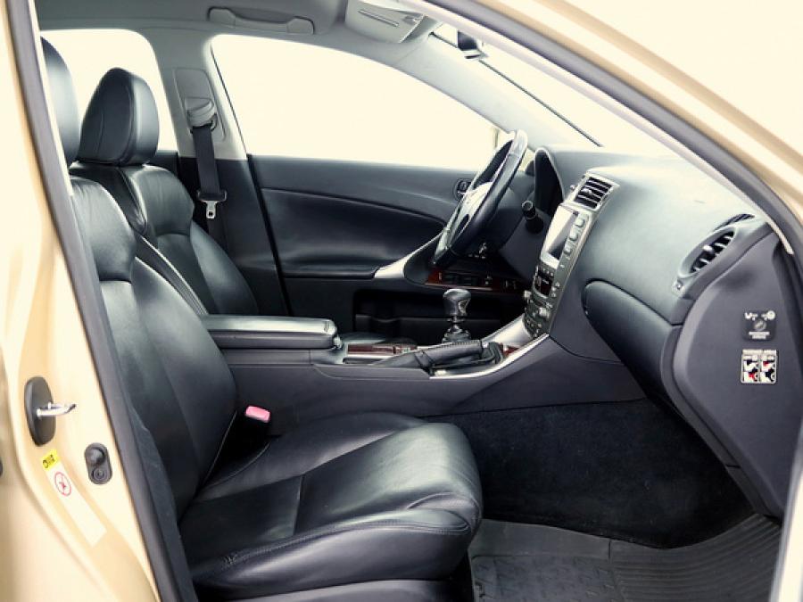 Lexus LS 220 2008 in Tallinn, with an engine capacity of 2.20 L and mileage of 296 thousand km for 1799 €, photo 7 on AUTOMOTO.COM.LV