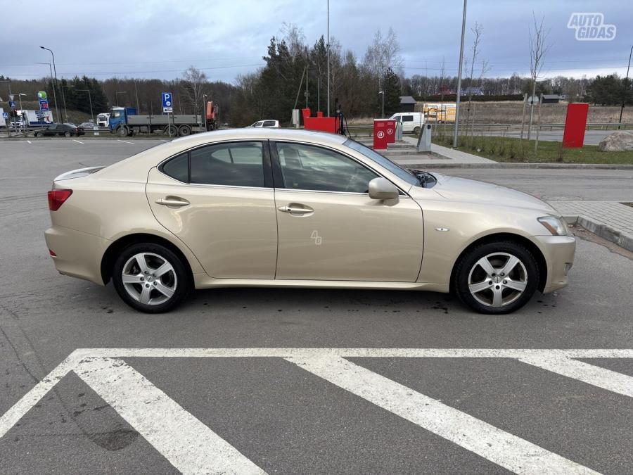 Lexus LS 220 2009 in Vilnius, with an engine capacity of 2.20 L and mileage of 231 thousand km for 2500 €, photo 12 on AUTOMOTO.COM.LV