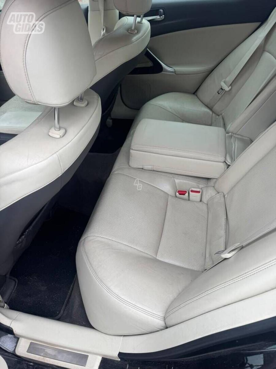 Lexus LS 220 2011 Viļņa, ar dzinēja tilpumu 2.20 L un nobraukumu 272 tūkst. km par 4500 €, foto 12 vietnē AUTOMOTO.COM.LV