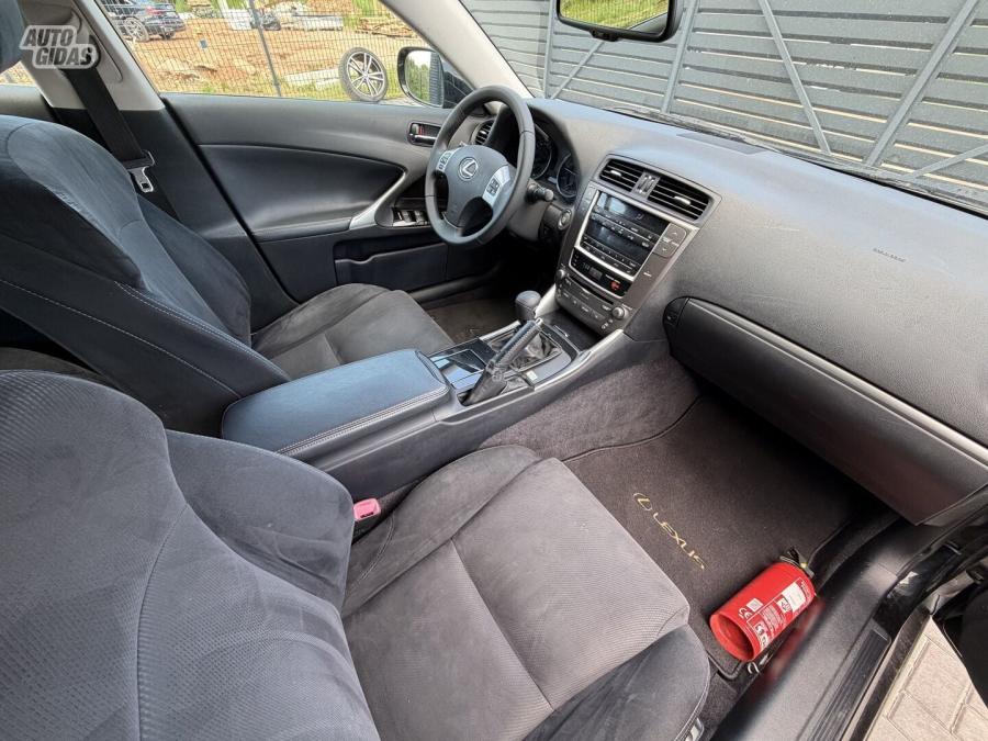 Lexus LS 220 2012 Viļņa, ar dzinēja tilpumu 2.20 L un nobraukumu 313 tūkst. km par 3999 €, foto 4 vietnē AUTOMOTO.COM.LV