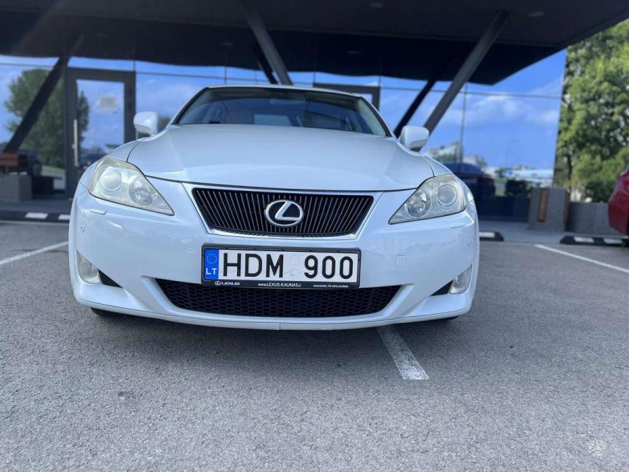 White Lexus LS 220 2009 in Kaunas, with an engine capacity of 2.23 L and mileage of 356 thousand km for 3900 €, photo 4 on AUTOMOTO.COM.LV