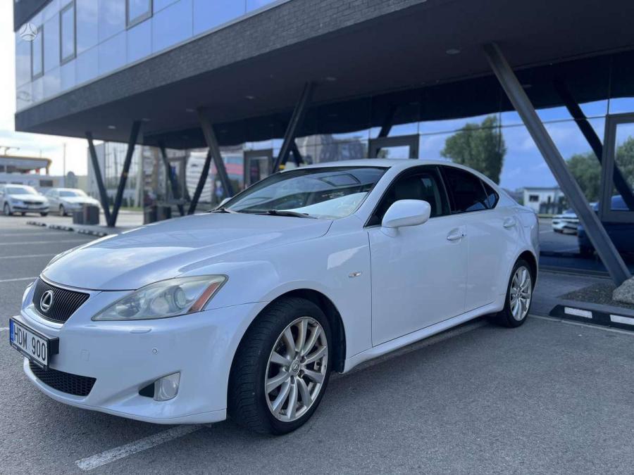 White Lexus LS 220 2009 in Kaunas, with an engine capacity of 2.23 L and mileage of 356 thousand km for 3900 €, photo 6 on AUTOMOTO.COM.LV