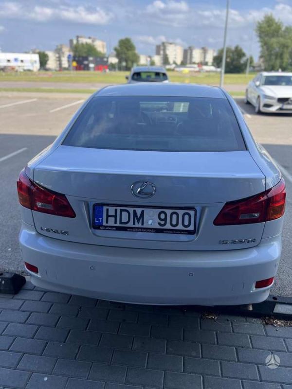 White Lexus LS 220 2009 in Kaunas, with an engine capacity of 2.23 L and mileage of 356 thousand km for 3900 €, photo 6 on AUTOMOTO.COM.LV