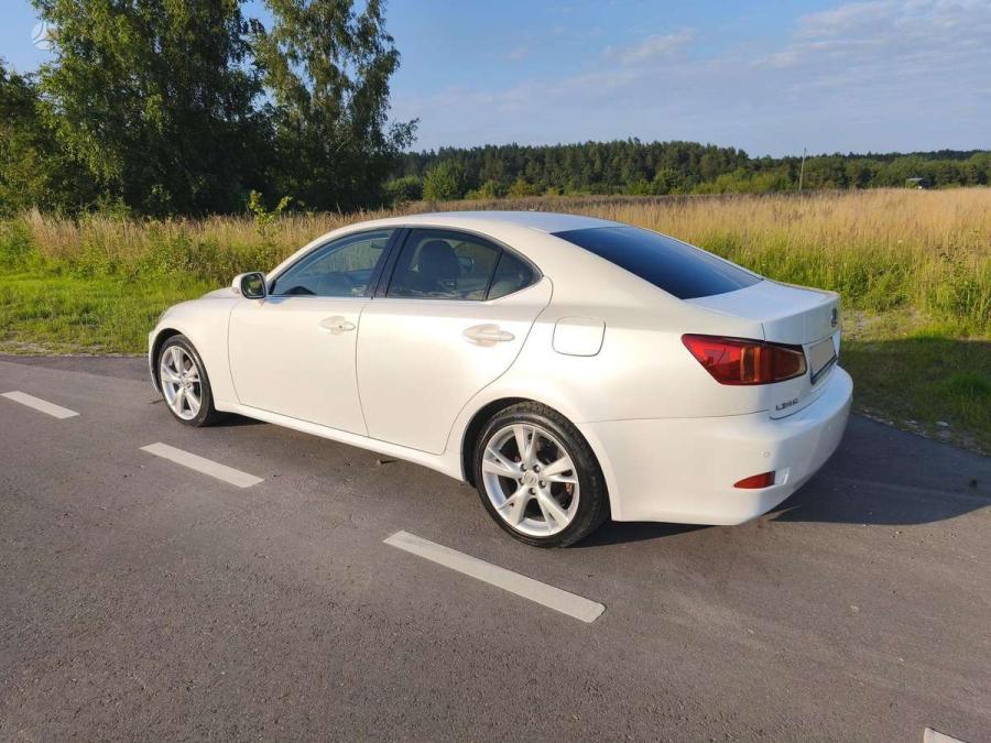 White Lexus LS 220 2009 in Kaunas, with an engine capacity of 2.23 L and mileage of 355 thousand km for 3850 €, photo 1 on AUTOMOTO.COM.LV