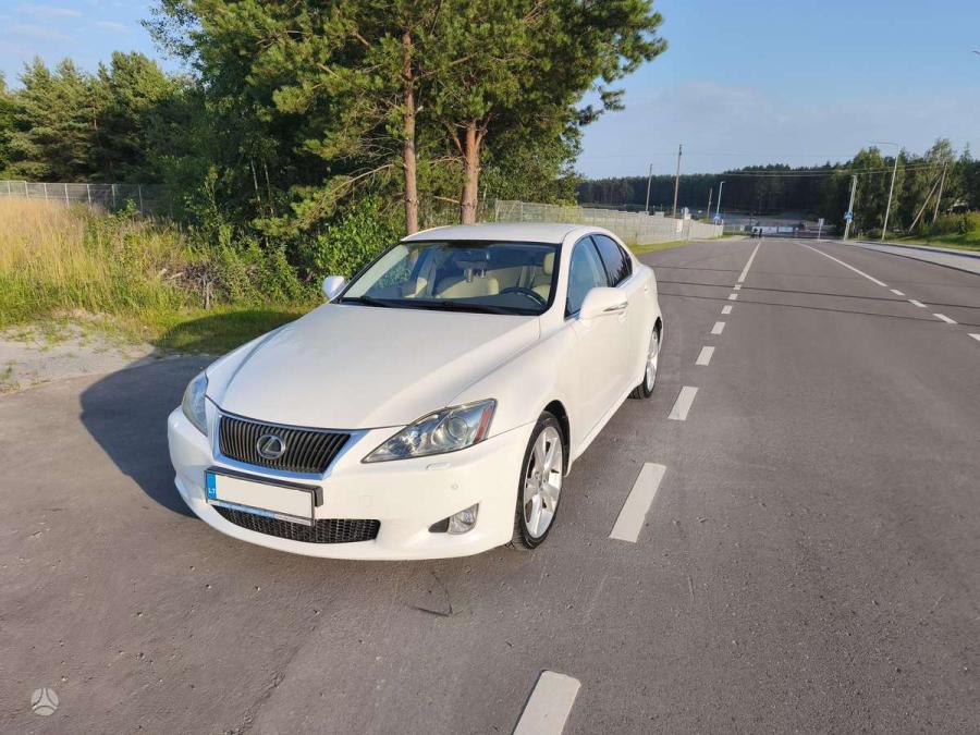 White Lexus LS 220 2009 in Kaunas, with an engine capacity of 2.23 L and mileage of 355 thousand km for 3850 €, photo 9 on AUTOMOTO.COM.LV