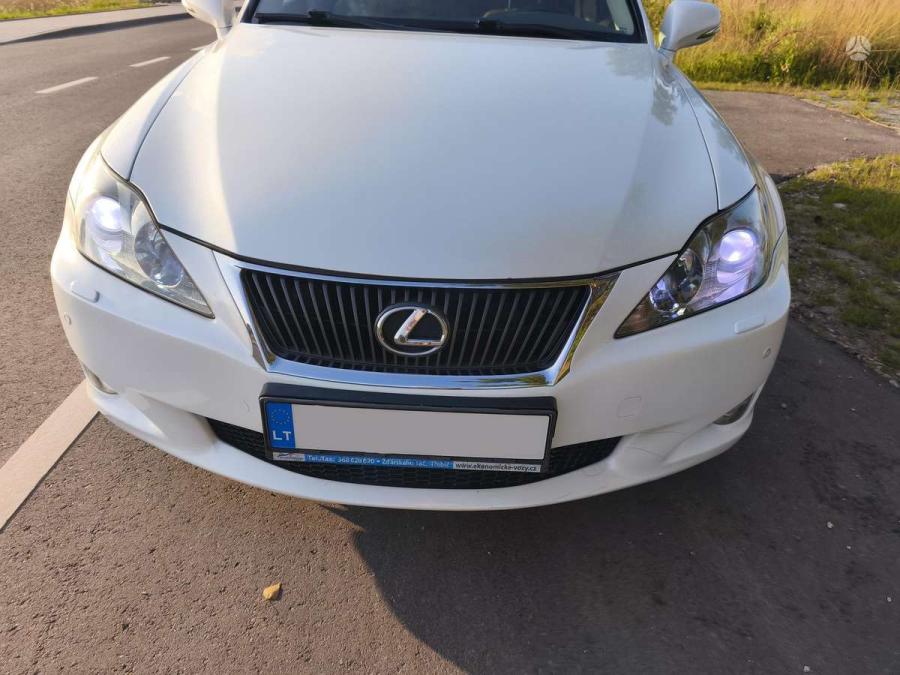 White Lexus LS 220 2009 in Kaunas, with an engine capacity of 2.23 L and mileage of 355 thousand km for 3850 €, photo 11 on AUTOMOTO.COM.LV