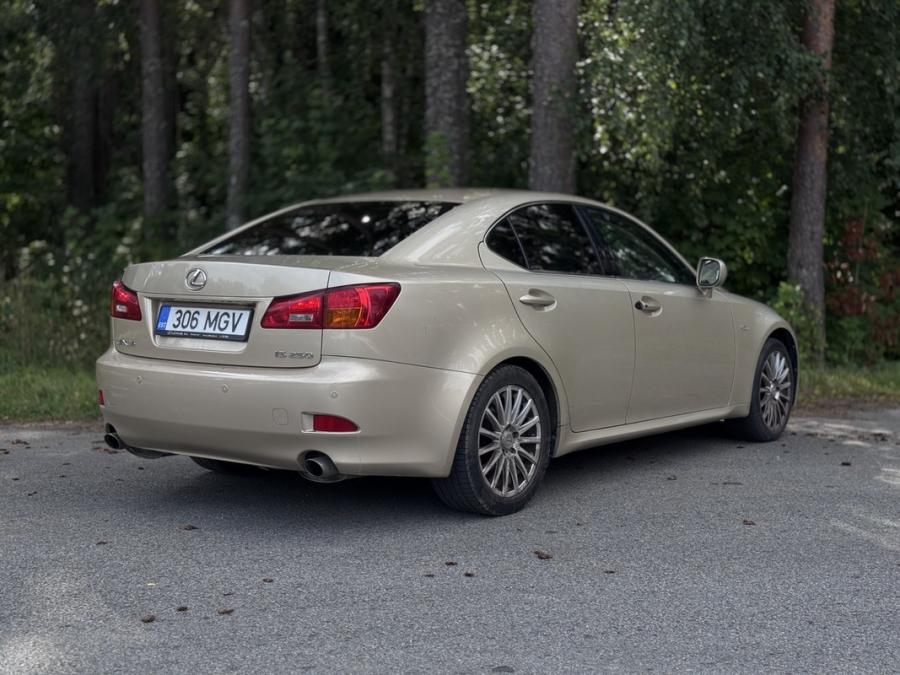 Smilšu krāsa Lexus LS 250 2007 Tallina, ar dzinēja tilpumu 2.50 L un nobraukumu 170 tūkst. km par 4999 €, foto 38 vietnē AUTOMOTO.COM.LV