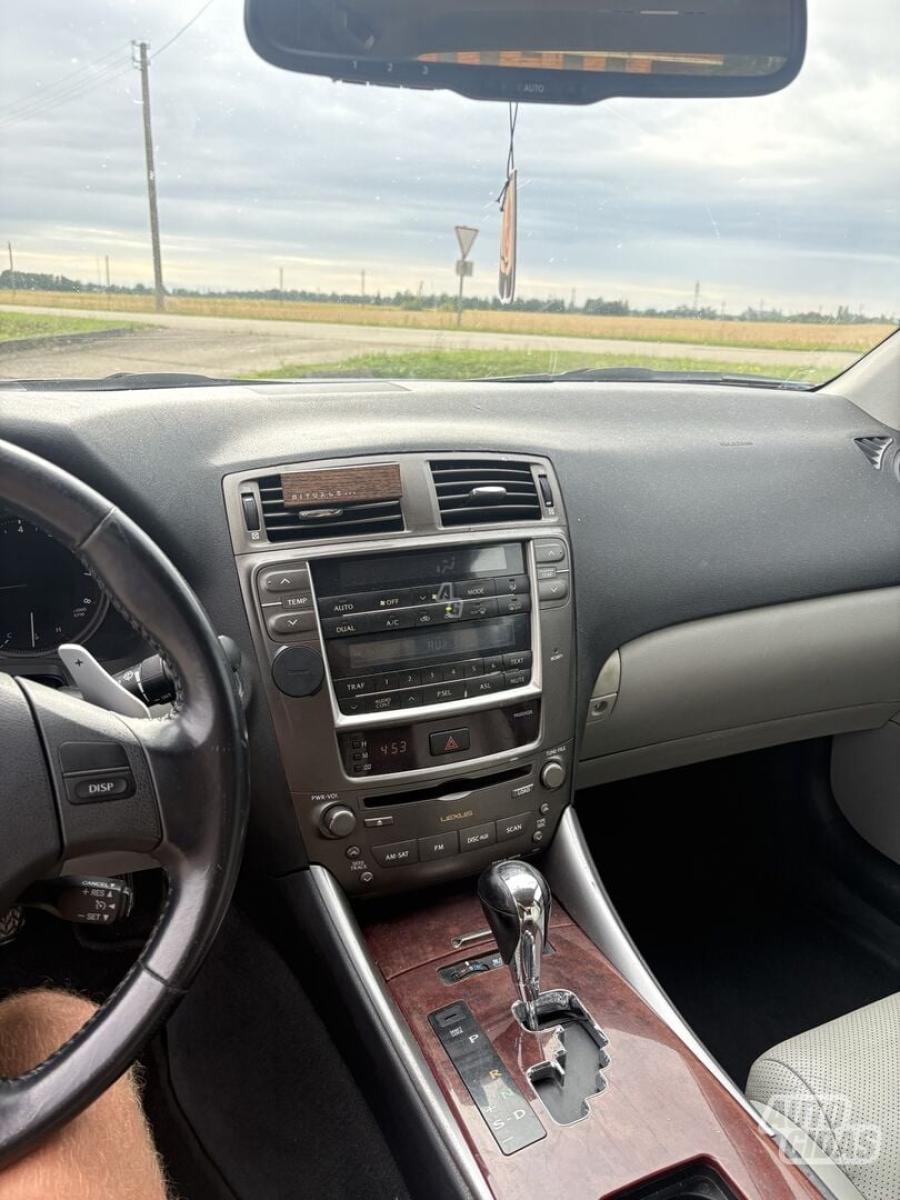 Black Lexus LS 250 2006 in Joniskis, with an engine capacity of 2.50 L and mileage of 193 thousand km for 4100 €, photo 16 on AUTOMOTO.COM.LV