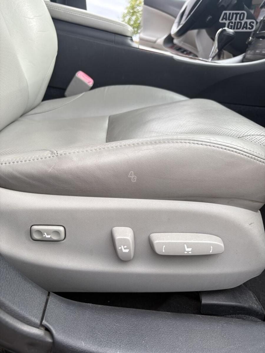 Melns Lexus LS 250 2006 Joniškis, ar dzinēja tilpumu 2.50 L un nobraukumu 193 tūkst. km par 4100 €, foto 20 vietnē AUTOMOTO.COM.LV