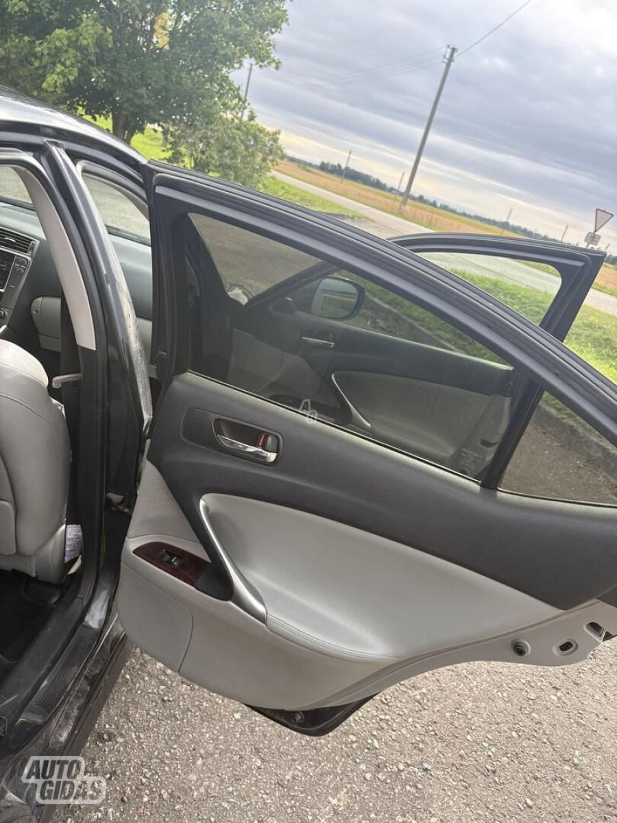 Melns Lexus LS 250 2006 Joniškis, ar dzinēja tilpumu 2.50 L un nobraukumu 193 tūkst. km par 4100 €, foto 25 vietnē AUTOMOTO.COM.LV