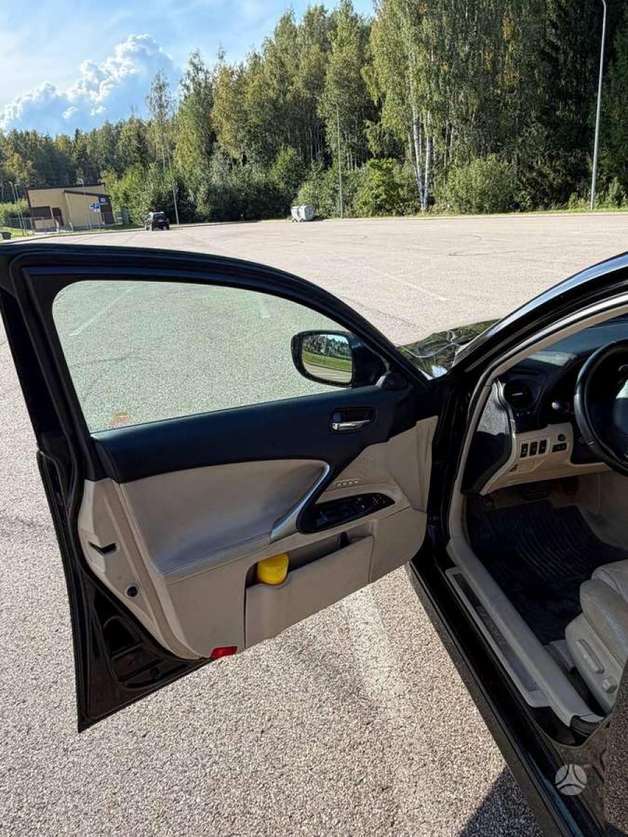 Melns Lexus LS 250 2006 Visaginas, ar dzinēja tilpumu 2.50 L un nobraukumu 310 tūkst. km par 4000 €, foto 11 vietnē AUTOMOTO.COM.LV