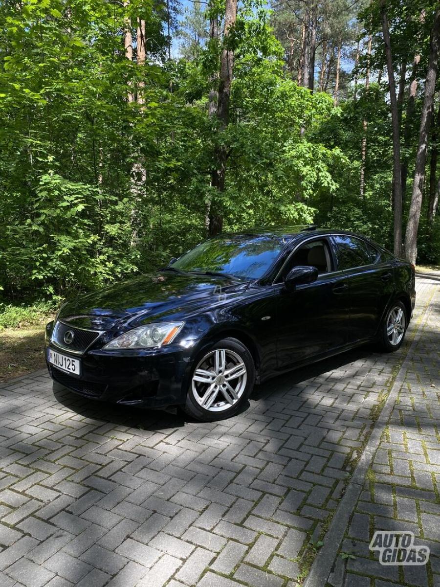 Black Lexus LS 250 2007 in Vilnius, with an engine capacity of 2.50 L and mileage of 323 thousand km for 3400 €, photo 3 on AUTOMOTO.COM.LV