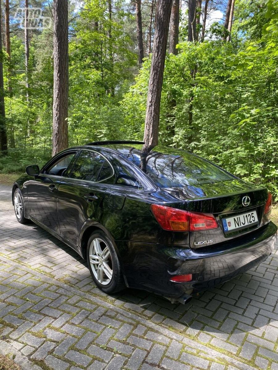 Black Lexus LS 250 2007 in Vilnius, with an engine capacity of 2.50 L and mileage of 323 thousand km for 3400 €, photo 6 on AUTOMOTO.COM.LV