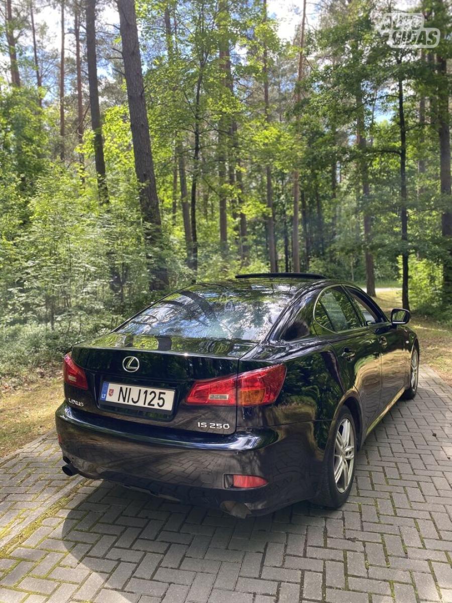 Black Lexus LS 250 2007 in Vilnius, with an engine capacity of 2.50 L and mileage of 323 thousand km for 3400 €, photo 8 on AUTOMOTO.COM.LV