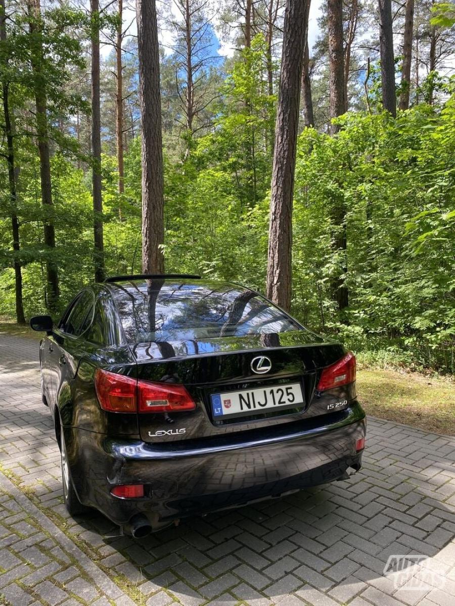 Black Lexus LS 250 2007 in Vilnius, with an engine capacity of 2.50 L and mileage of 323 thousand km for 3400 €, photo 9 on AUTOMOTO.COM.LV
