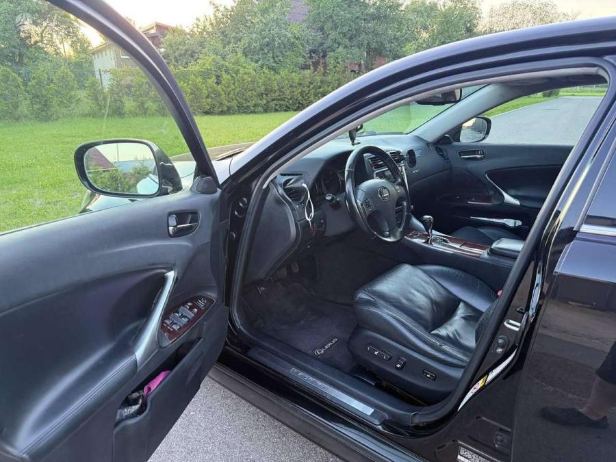 Melns Lexus LS 250 2007 Kauņa, ar dzinēja tilpumu 2.50 L un nobraukumu 245 tūkst. km par 6500 €, foto 9 vietnē AUTOMOTO.COM.LV