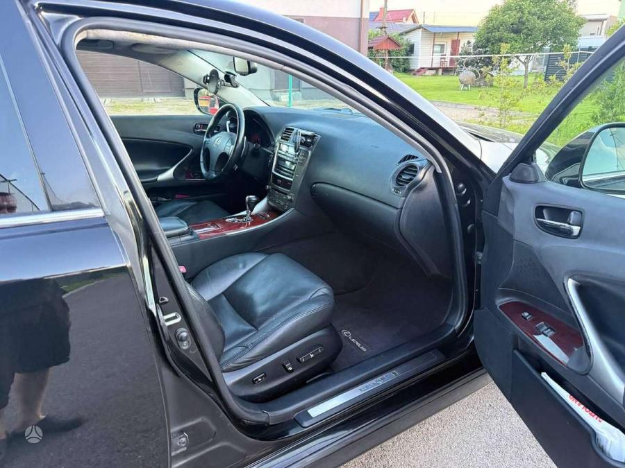 Melns Lexus LS 250 2007 Kauņa, ar dzinēja tilpumu 2.50 L un nobraukumu 245 tūkst. km par 6500 €, foto 15 vietnē AUTOMOTO.COM.LV