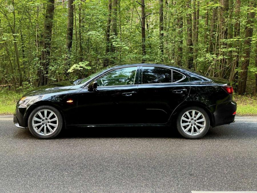 Black Lexus LS 250 2007 in Vilnius, with an engine capacity of 2.50 L and mileage of 251 thousand km for 5600 €, photo 4 on AUTOMOTO.COM.LV