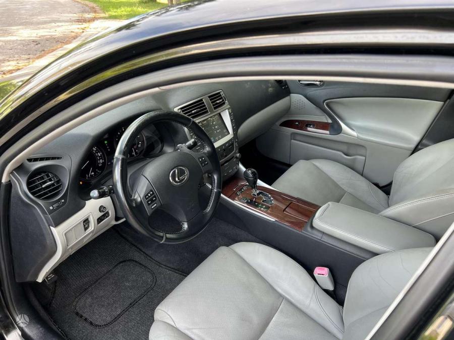 Black Lexus LS 250 2007 in Vilnius, with an engine capacity of 2.50 L and mileage of 120 thousand km for 3850 €, photo 12 on AUTOMOTO.COM.LV