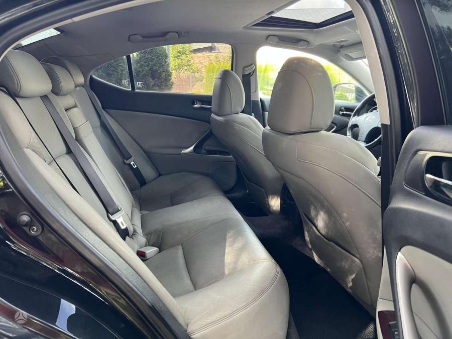 Black Lexus LS 250 2007 in Vilnius, with an engine capacity of 2.50 L and mileage of 120 thousand km for 3850 €, photo 21 on AUTOMOTO.COM.LV
