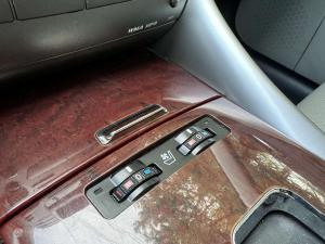 Black Lexus LS 250 2007 in Vilnius, with an engine capacity of 2.50 L and mileage of 120 thousand km for 3850 €, photo 28 on AUTOMOTO.COM.LV