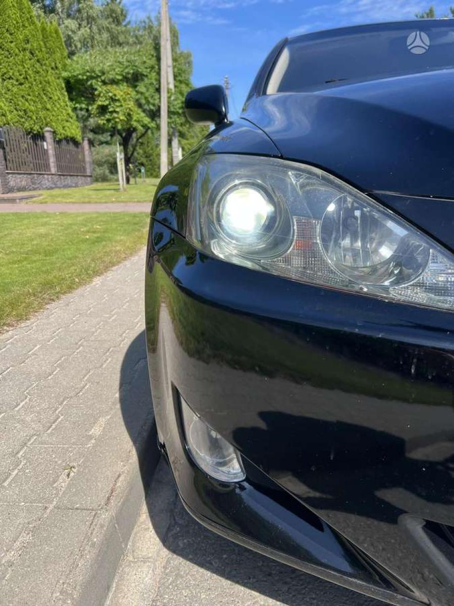 Black Lexus LS 250 2007 in Vilnius, with an engine capacity of 2.50 L and mileage of 302 thousand km for 3850 €, photo 10 on AUTOMOTO.COM.LV
