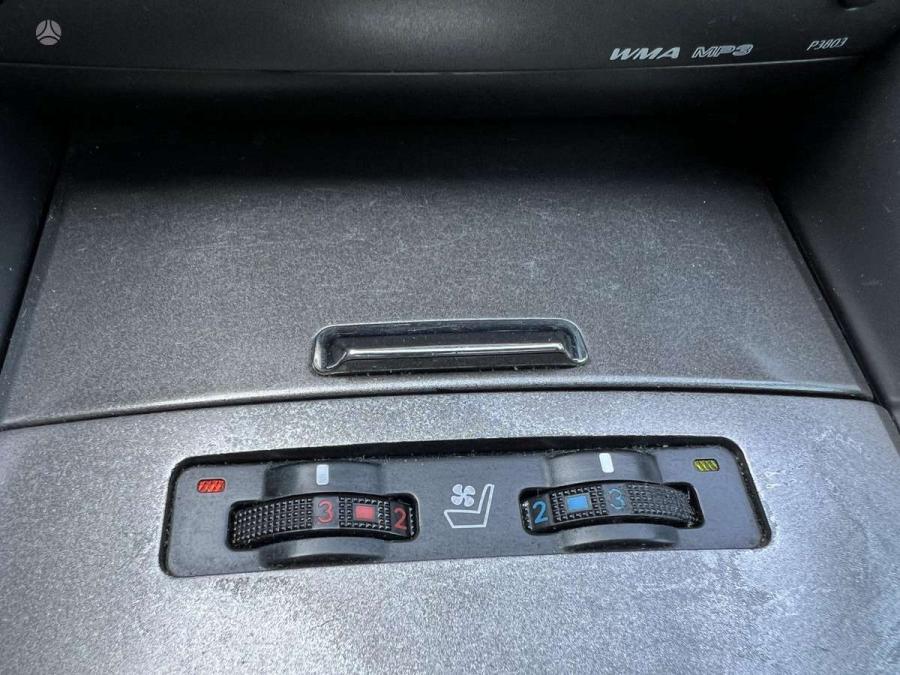 Black Lexus LS 250 2007 in Vilnius, with an engine capacity of 2.50 L and mileage of 302 thousand km for 3850 €, photo 24 on AUTOMOTO.COM.LV