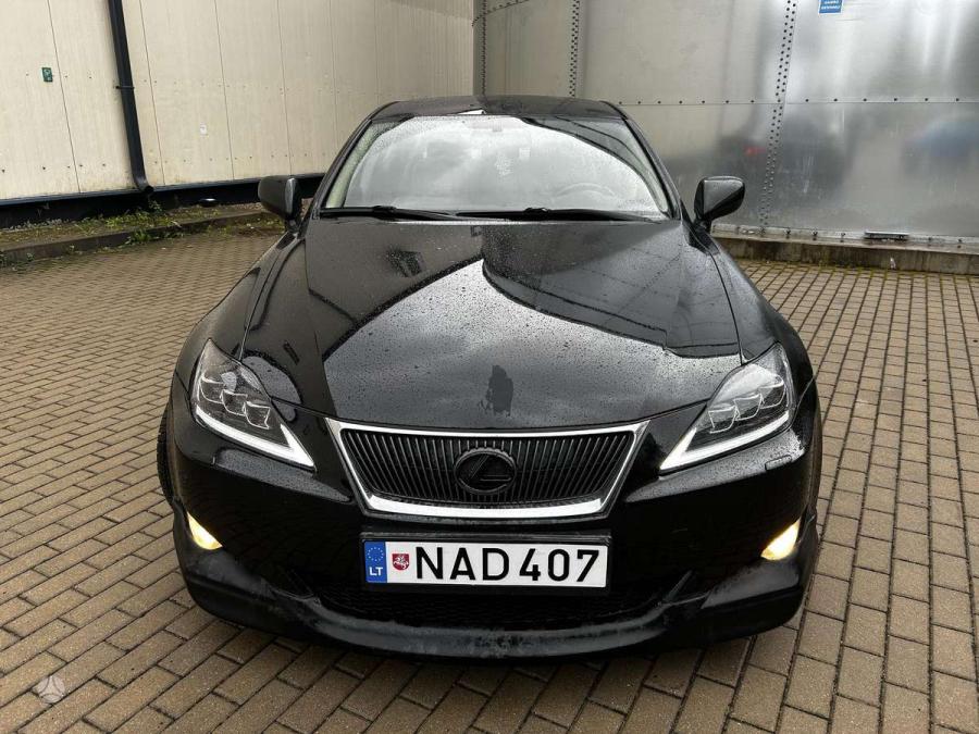 Black Lexus LS 250 2007 in Vilnius, with an engine capacity of 2.50 L and mileage of 193 thousand km for 4499 €, photo 3 on AUTOMOTO.COM.LV