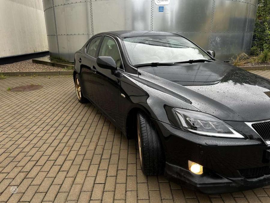 Black Lexus LS 250 2007 in Vilnius, with an engine capacity of 2.50 L and mileage of 193 thousand km for 4499 €, photo 4 on AUTOMOTO.COM.LV